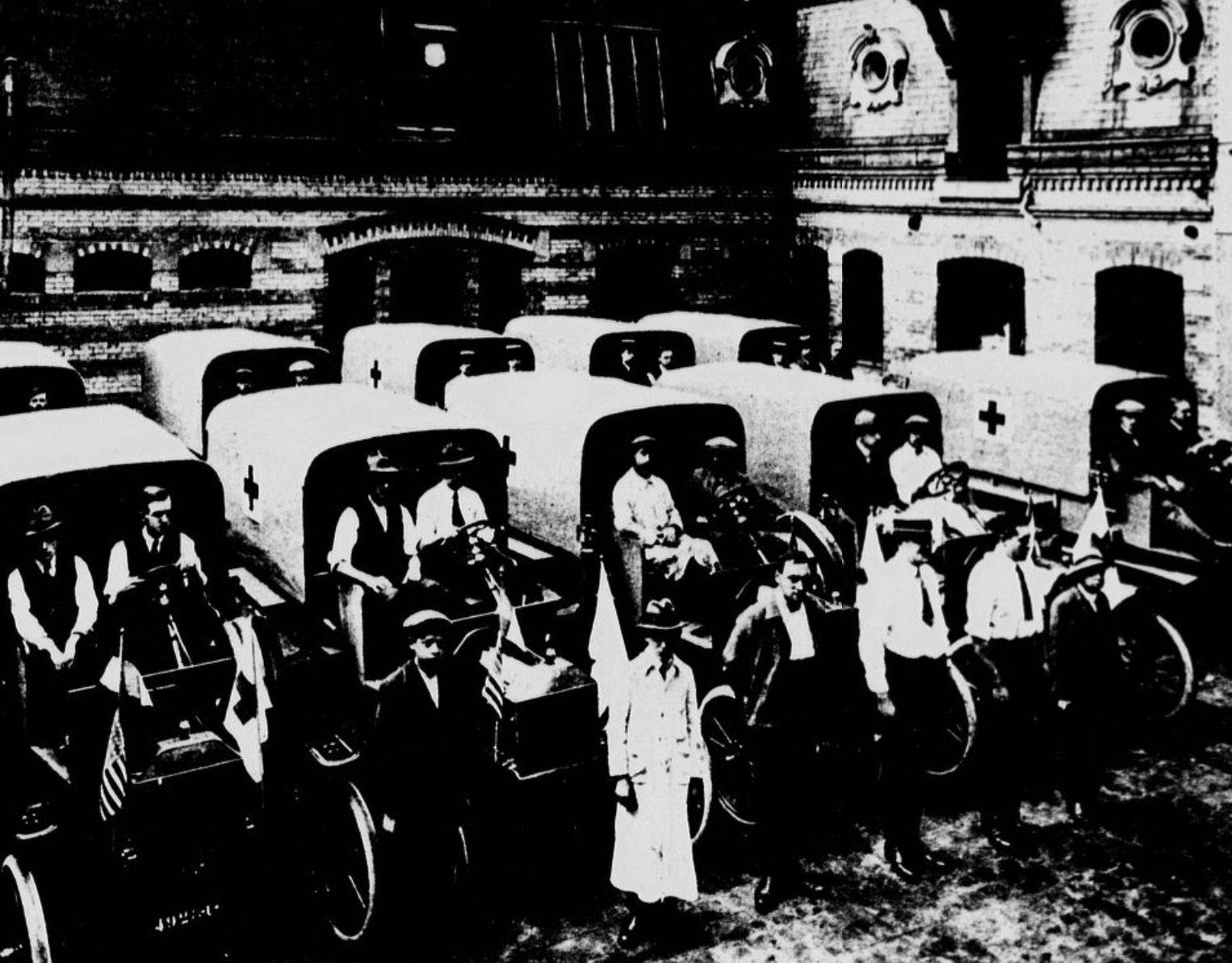 7 Grim Facts About the Evolution of the Ambulance - Strange Ago